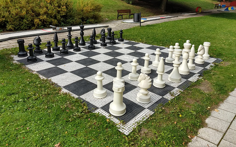 Plastové obří šachy